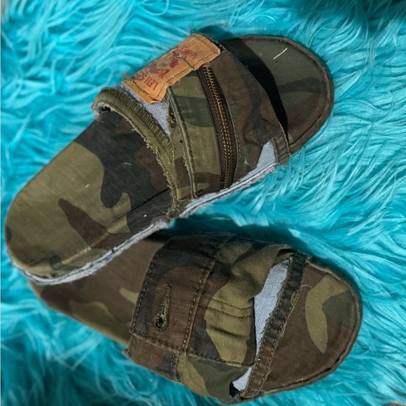 Levi's | Shoes | Camouflage Levi Slide | Poshmark